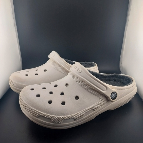 CROCS | Shoes | Crocs Unisex White Faux Fur Lined Clogs W9 M7 | Poshmark